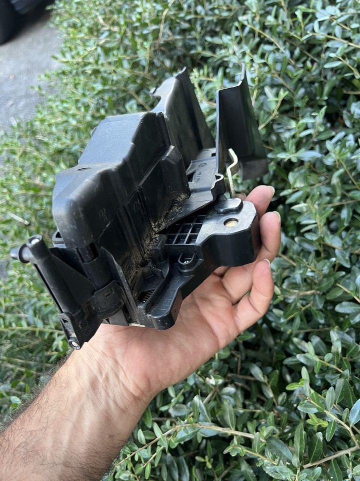 1996-1997 Mercedes-Benz W210 W202 DOOR LATCH LOCK E300 E420 C280 C230 ...
