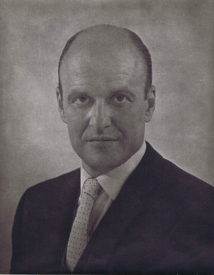 Hendrickson Original Photo B&W WERNER KLEMPERER Hogan's Heroes 11x14 ...