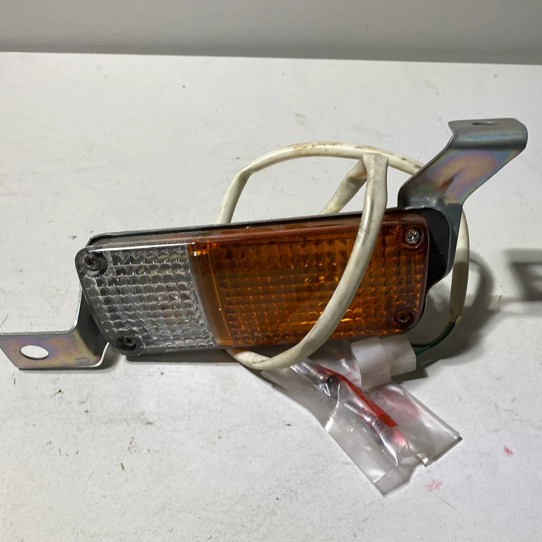 81520-29236 - TOYOTA CORONA MARK2 RX12 Front Parking Turn Signal Light ...