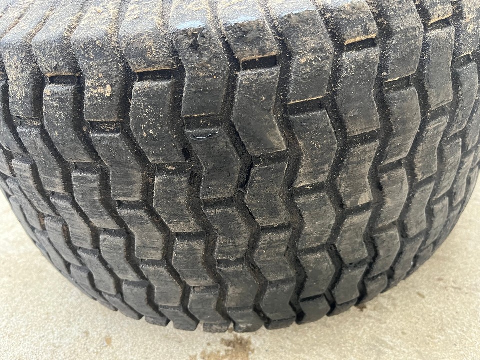 John Deere LA145 20x10.00-8 Rear Wheel Rim & Tire w/ Tube GX10364 ...