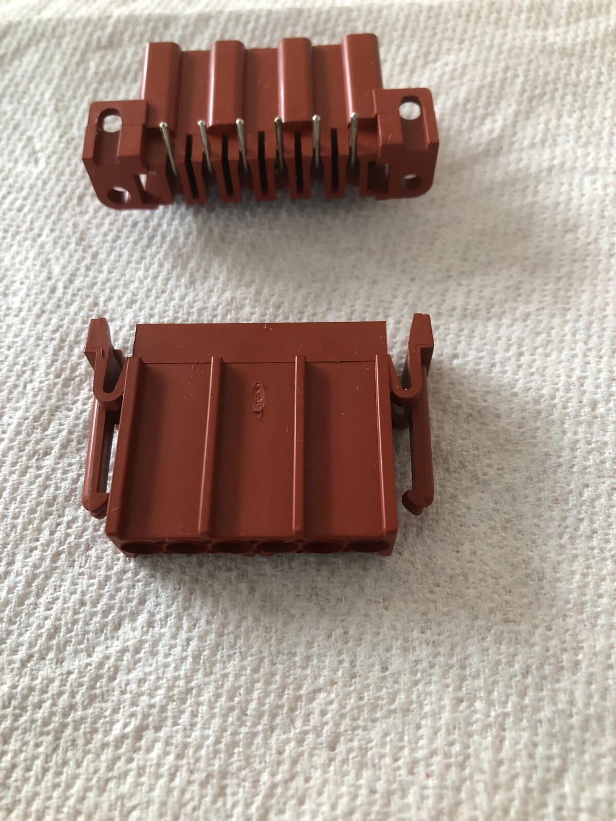 Amp/Tyco/Metermite Wire To Board 6 Pin Header with Mating Connector | eBay