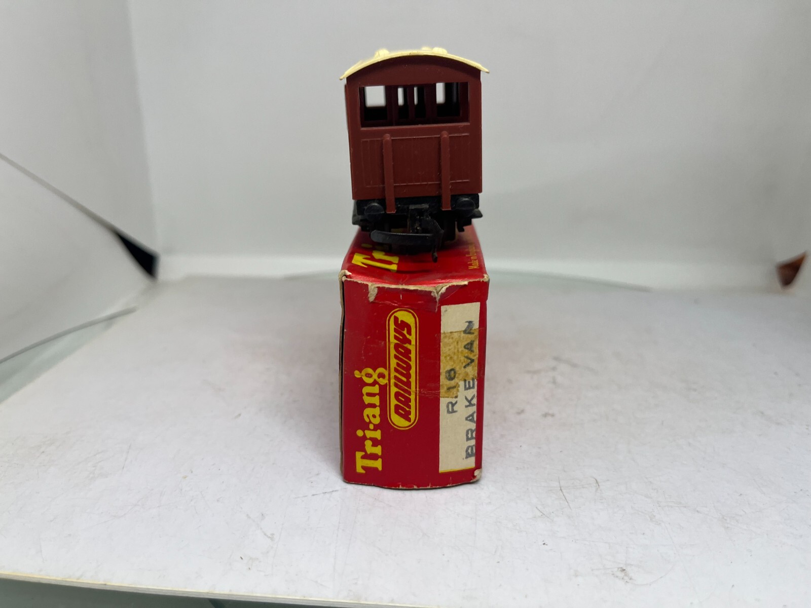 Triang OO Gauge R16 Brake Van Brown M73031 Boxed | eBay