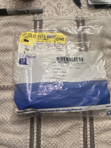 Genuine GM Rocker Panel Molding Retainer 92138807 (7) Clips OEM | eBay