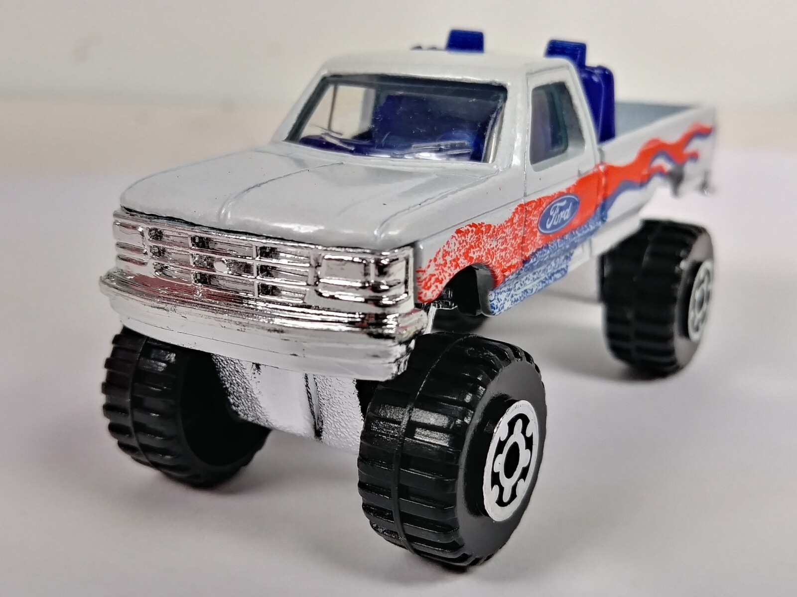 Ford F-150 4x4 Pickup Matchbox 1998 Rough 'N Tough Series #53 White 1: ...