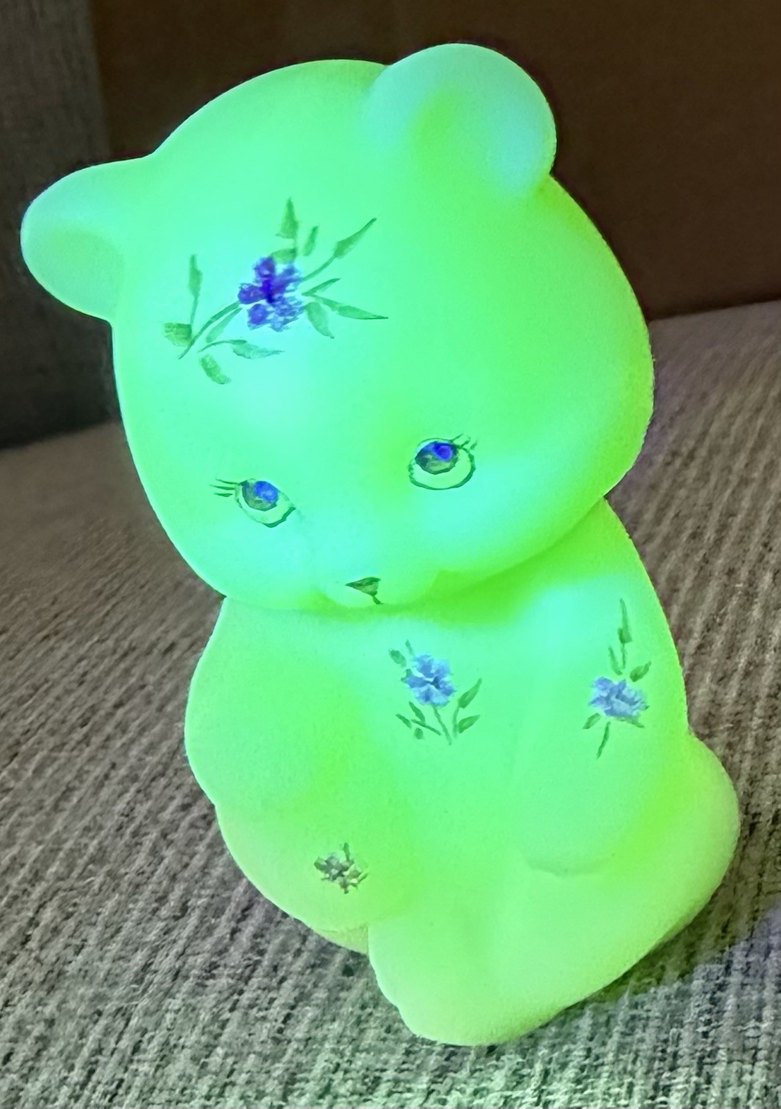 *RARE* Fenton Cute Custard Satin Uranium Hand Painted Bear Signed by ...