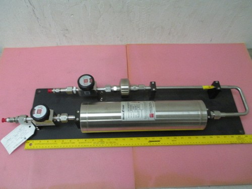 Micro Torr PS11-MC3000-N-F-V, APTech AP3800SM FV8 MV8 00, Mykrolis Gas ...