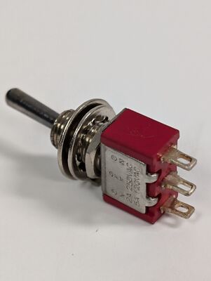 MINIATURE SPDT CENTER OFF TOGGLE SWITCH | eBay