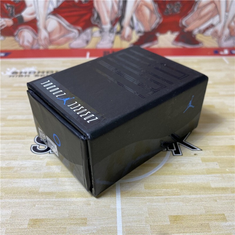 New Mini ~ SHOEBOX ~~ for collectible sneaker keychain SB MULTI-COLOR ...