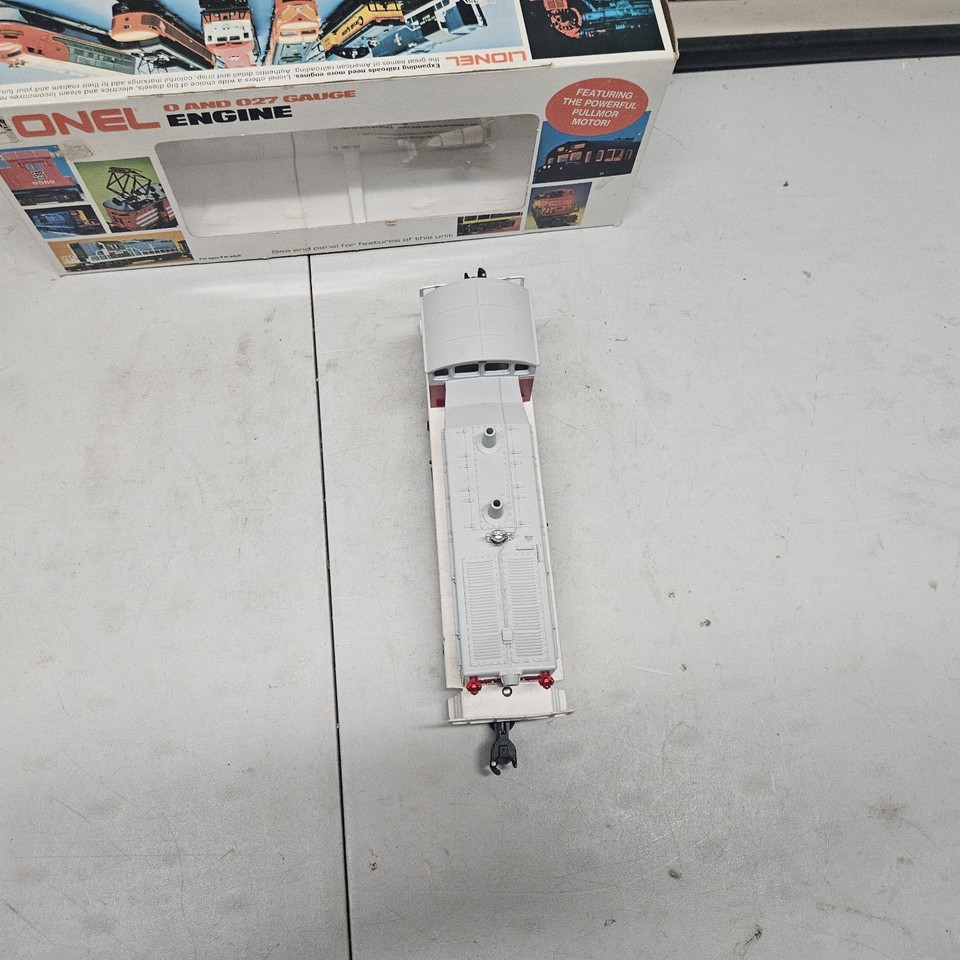 Lionel 6-8057 O Gauge Burlington SW1 powered locomotive. | eBay