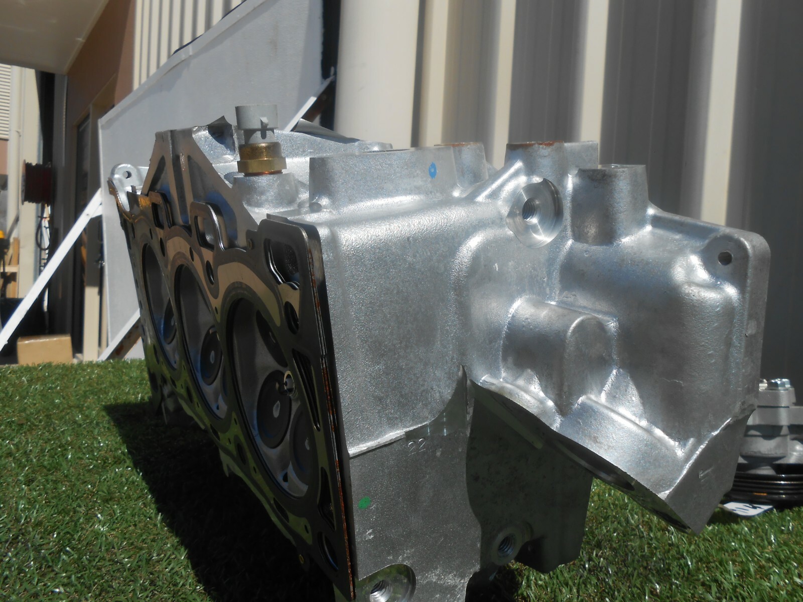 NEW CYLINDER HEAD 100% COMPLETE LEFT 1263359 VE VF VZ COMMODORE V6 LFX ...