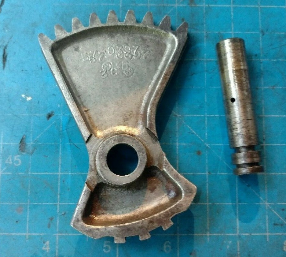 TRIUMPH 4 SPEED GEARBOX QUADRANT w/ SPINDLE T397 57-0397 T150 Trident ...