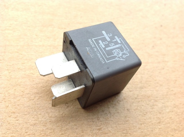 Jeep 2014 Cherokee KL Mk5 Omron 4 Pin Relay 21911c 04671886AA | Compra ...