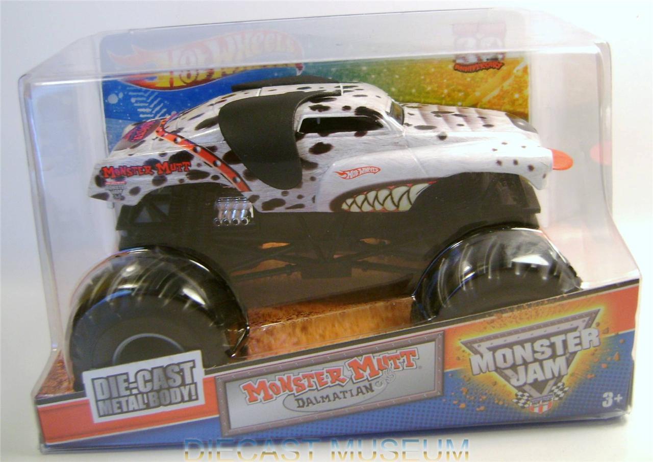 MONSTER MUTT DALMATIAN K9 DOG 1/24 30TH GRAVE DIGGER MONSTER JAM TRUCK ...