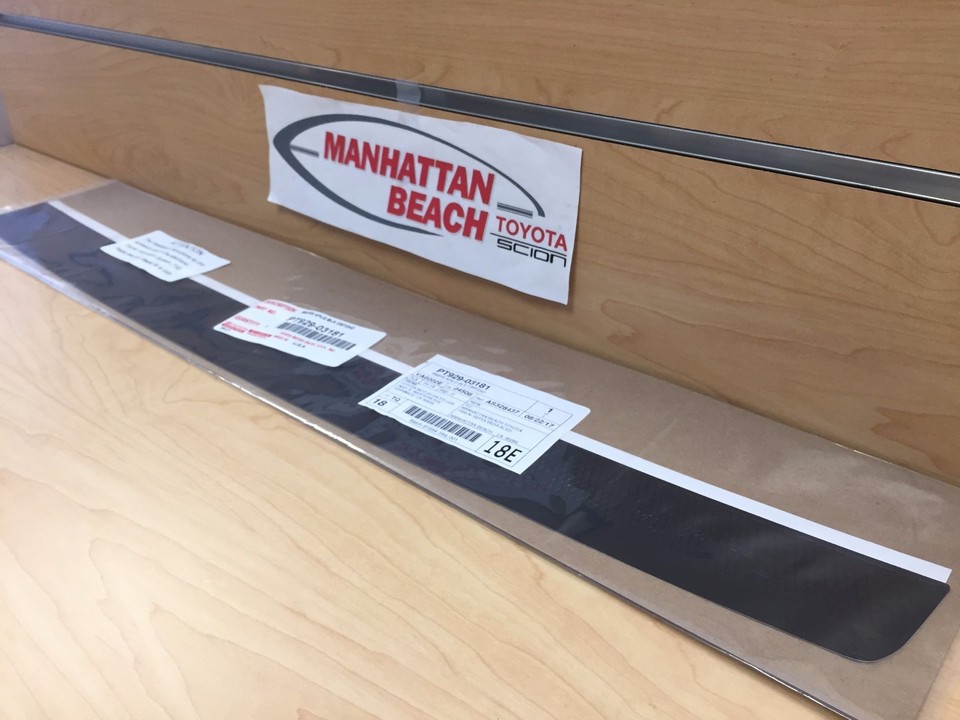 18-25 CAMRY SE XSE REAR BUMPER PROTECTOR APPLIQUE BLACK GENUINE TOYOTA ...