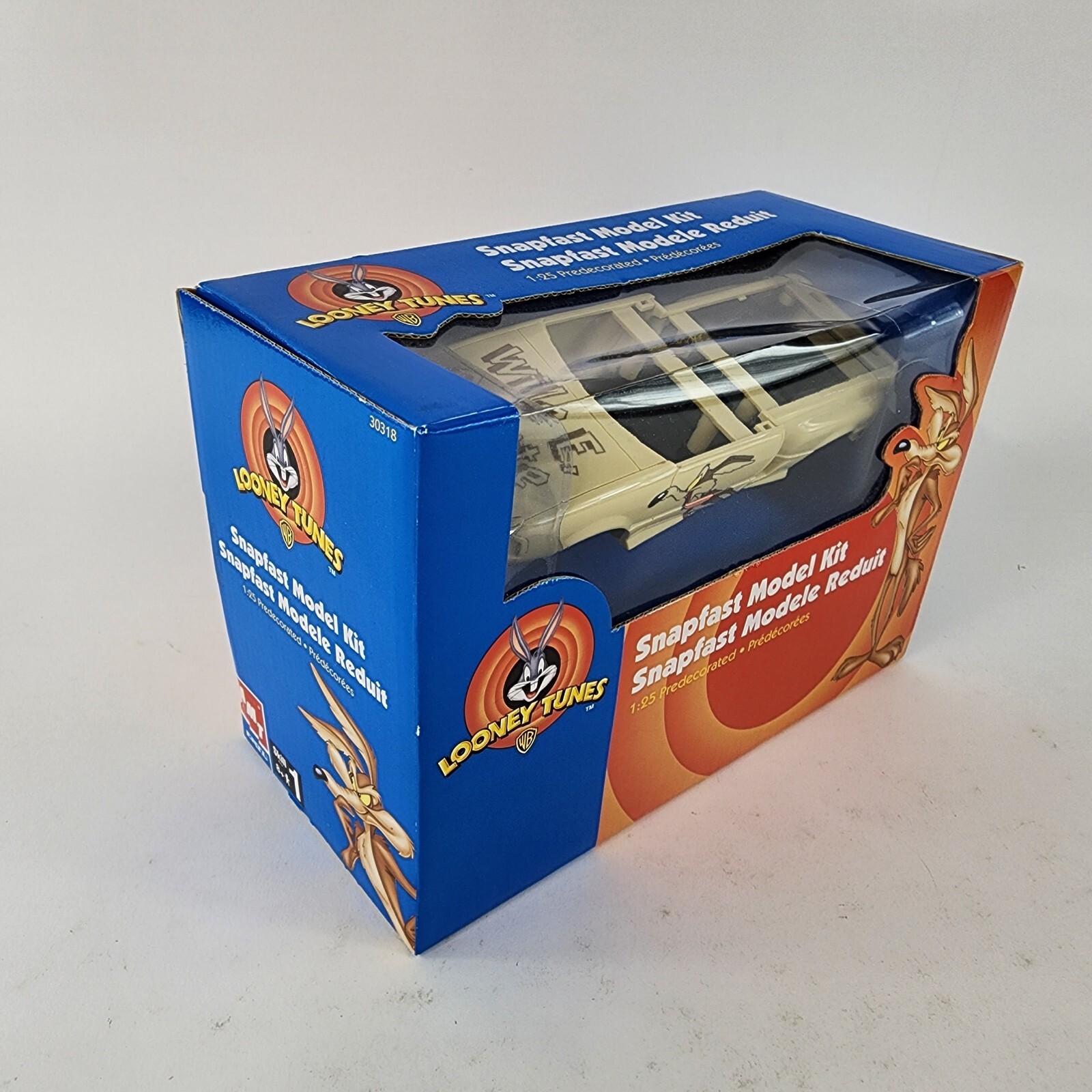 AMT Looney Tunes WILE E COYOTE Car Snapfast Model Kit 1:25 Warner Bros ...