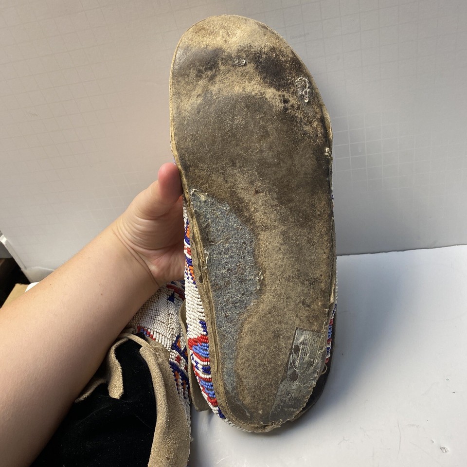 SIOUX/PLAINS FULLY BEADED CEREMONIAL MOCCASINS - Vintage Authentic ...