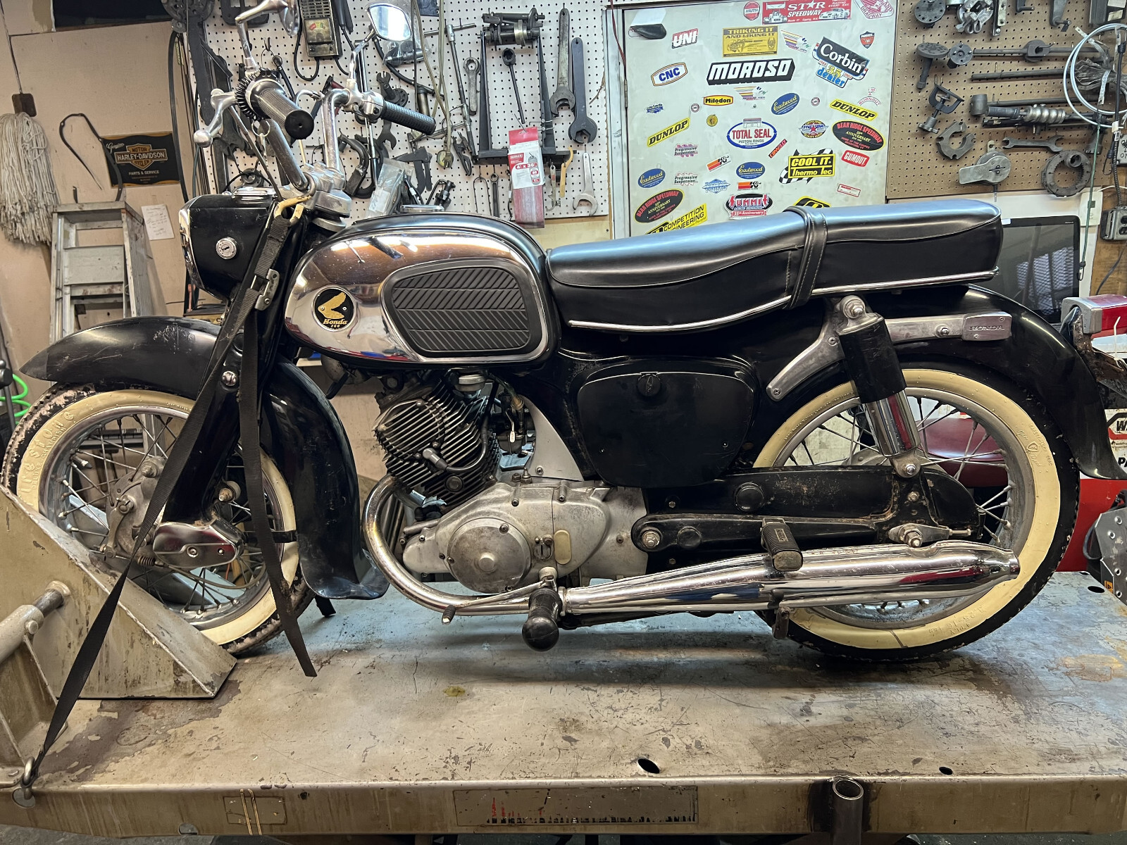 1965 Honda CA95 Benly Baby Dream ORIGINAL Gas Tank Pads | eBay