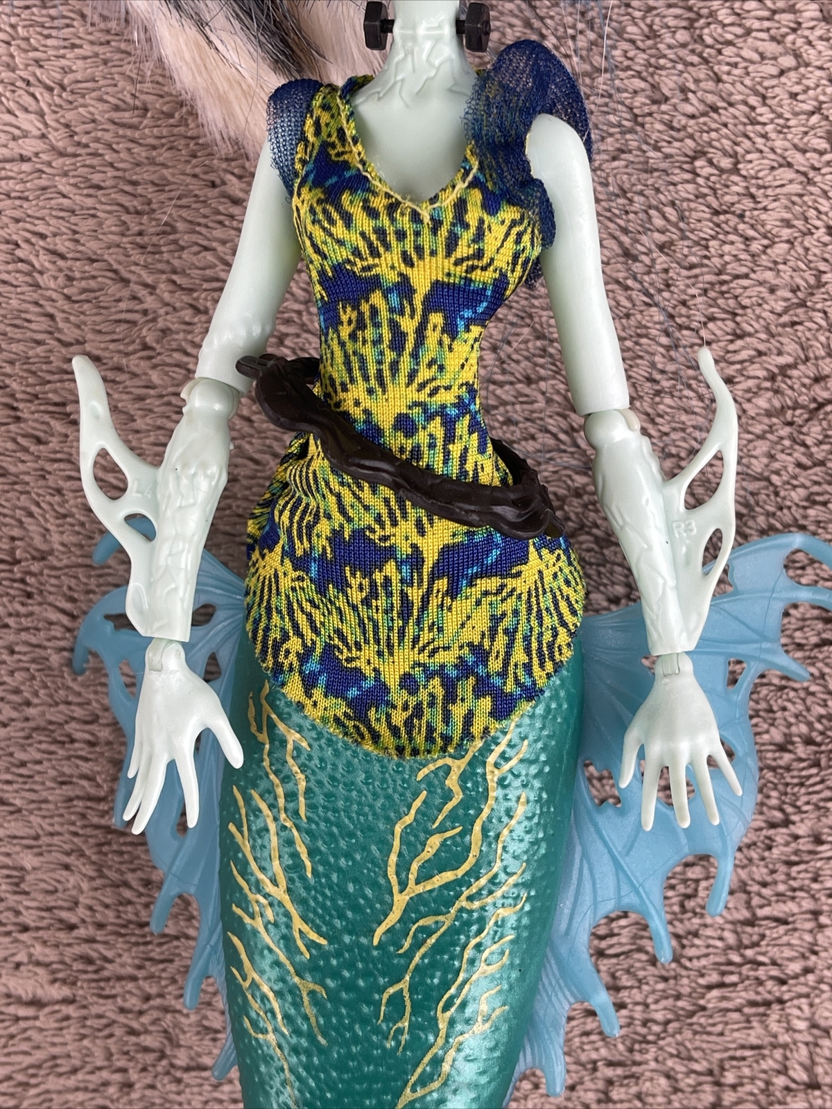Monster High Doll Great Scarrier Reef Glowsome Ghoulfish Frankie Stein ...