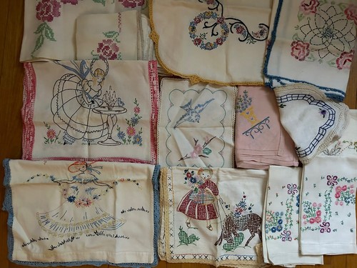 Vintage 19 Pc Hand Embroidered Linen Lot - Runners Toppers Tablecloth ...