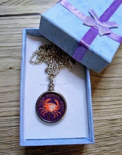 Collier/pendentif pièce de monnaie - penny Guernesey 2003 - peint ...