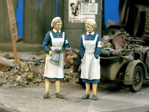 Verlinden 1/35 German Nurses in DRK Red Cross Uniform WWII (2 Figures ...