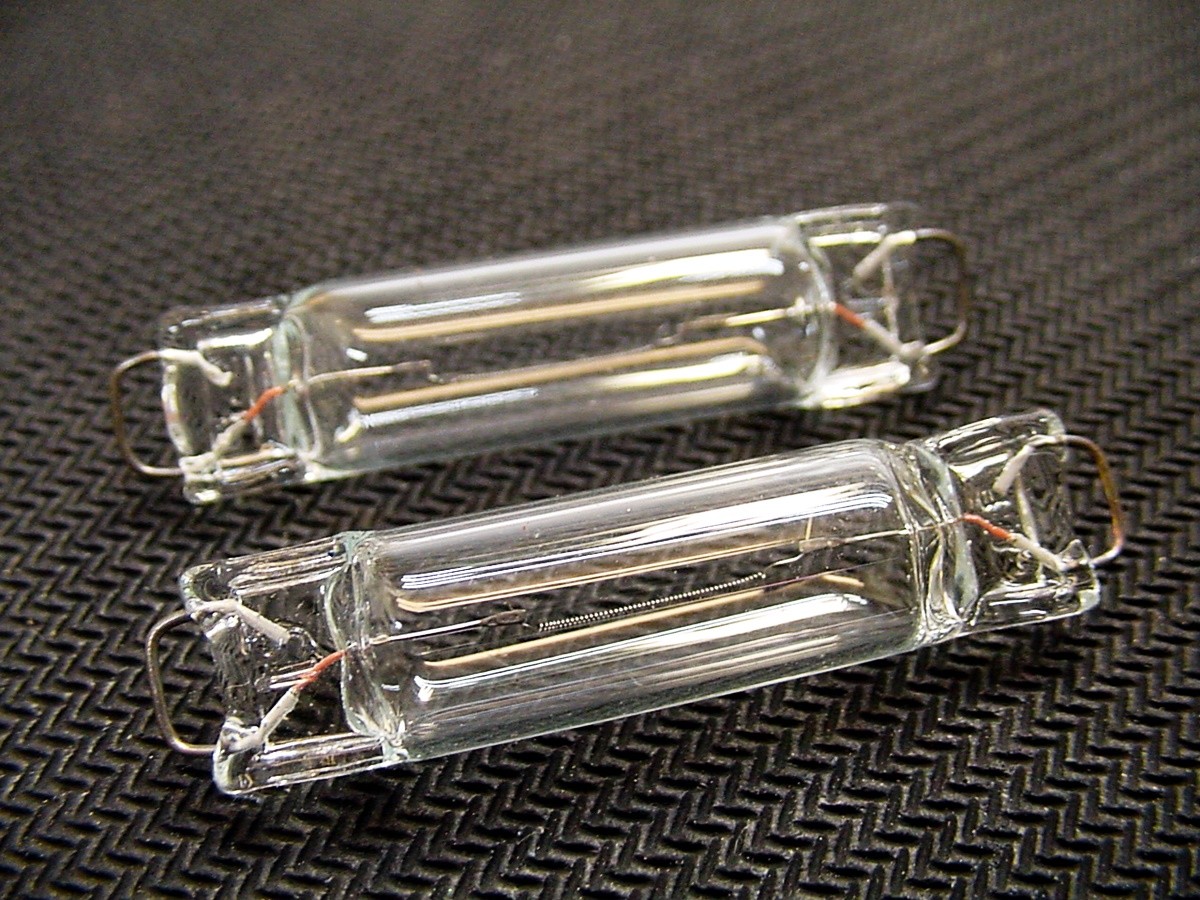 GM Incandescent Courtesy Dome 3rd Brake Map Trunk Light Bulbs Rigid ...