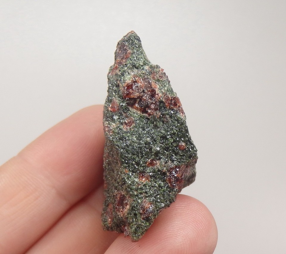 ECLOGITE: PYROPE & OMPHACITE - Norway - Vestland - Nordfjord /pl699 | eBay