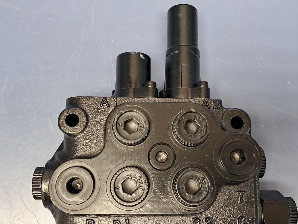 Mahindra 81603005004 EMax Front‑End Loader Control Valve & Joystick ...