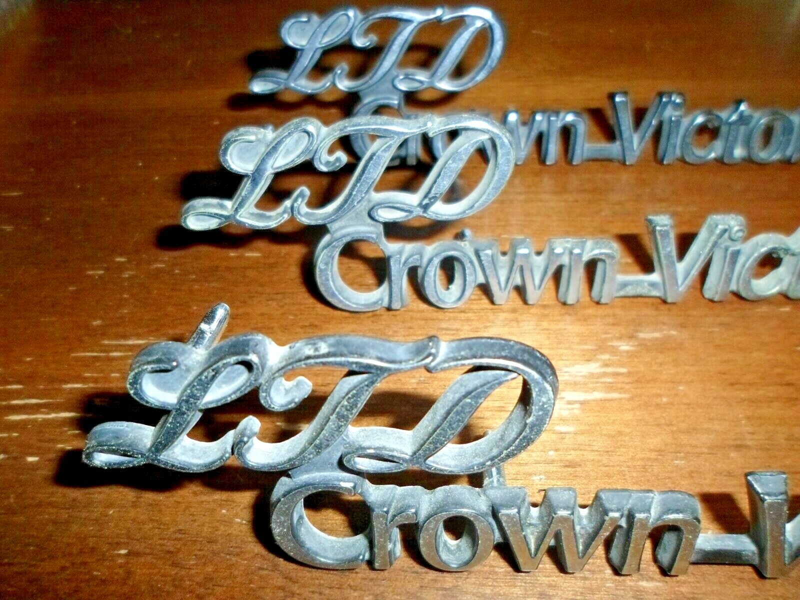 1986 Ford LTD Crown Victoria - Emblem Lot 3 | eBay