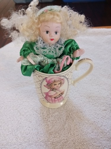 Laurel Jan Hagara Coffee Cup Pedestal Mug Girl & Cat B&J Art Design 8oz ...
