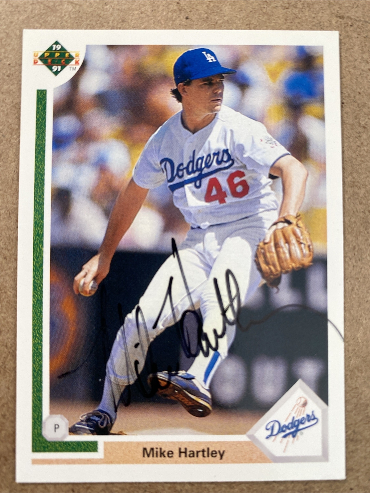 1991 Upper Deck #686 Mike Hartley AUTOGRAPHED Card Los Angeles Dodgers ...