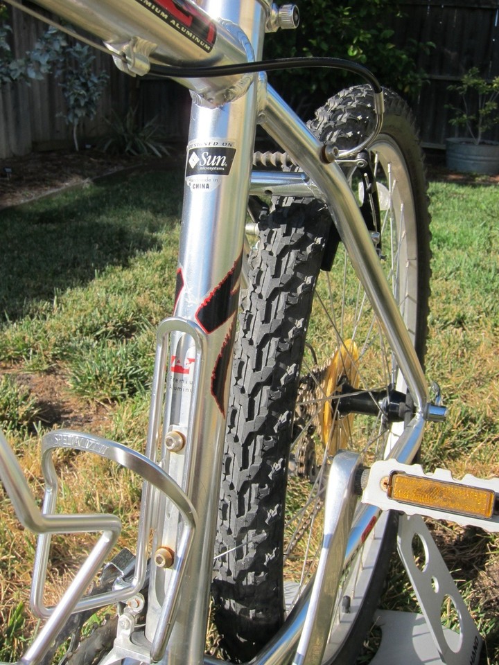 Specialized Mens Mountain Bike Hard Rock Comp Premium Aluminum 15 Inch ...