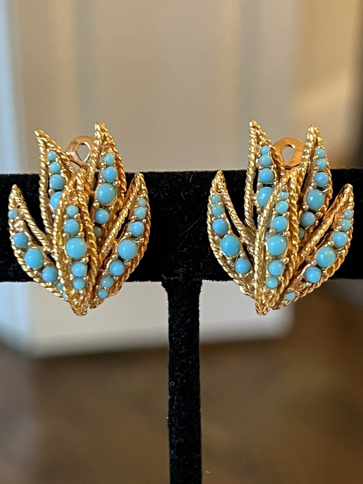 Vintage Gorgeous Ciner Earrings Faux Turquoise - Gem
