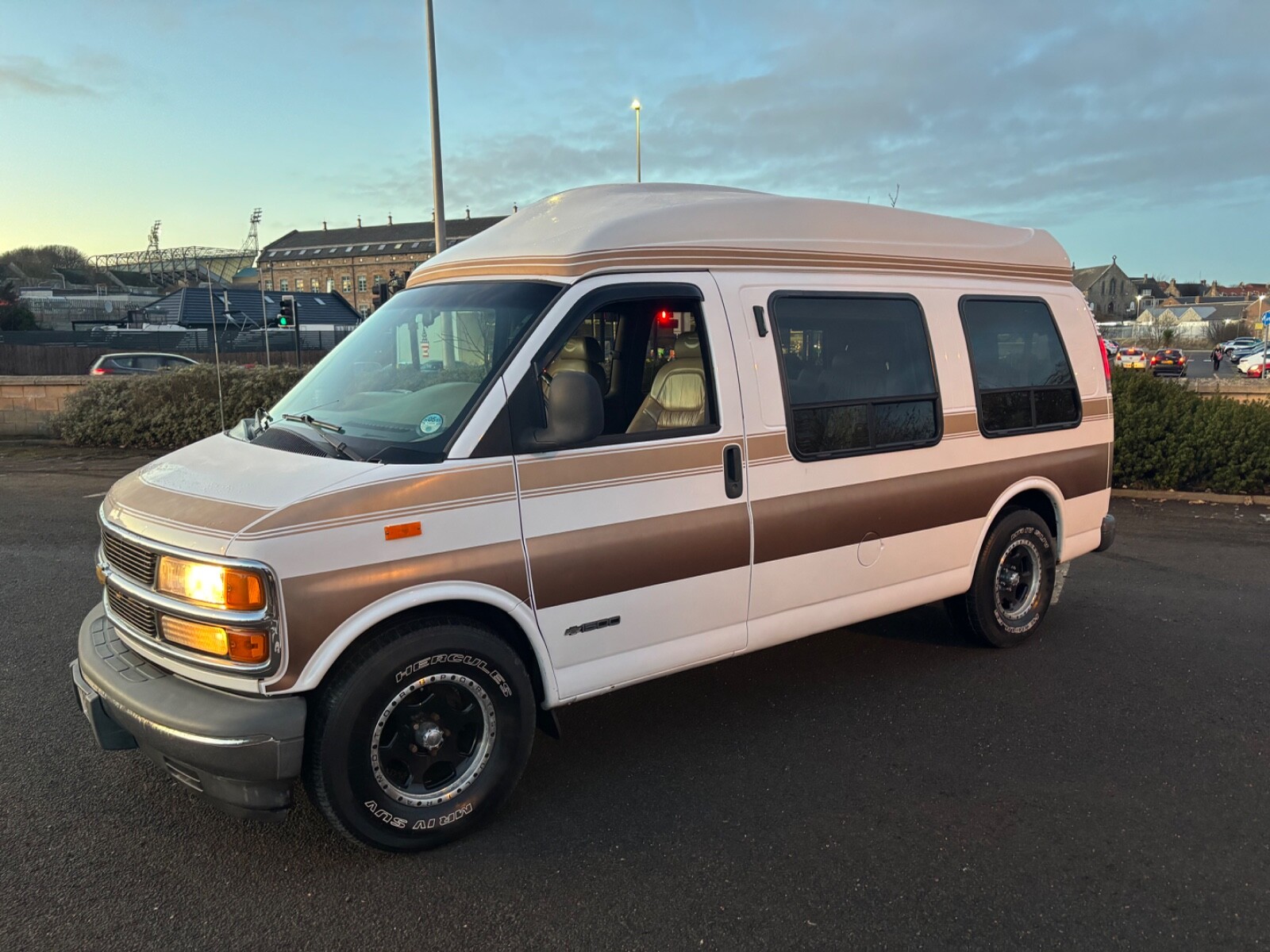 Chevrolet Express 5.7 V8 7 Seater American Day Van Looks Drives ...