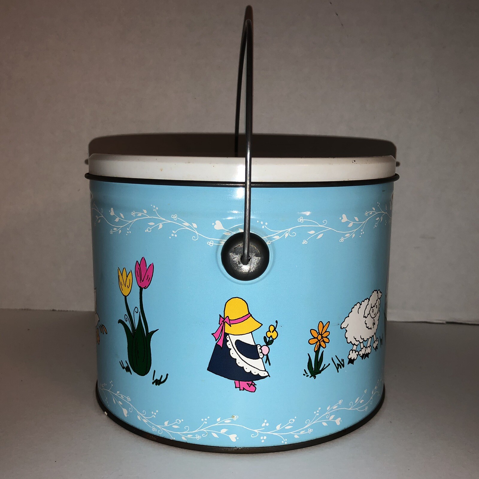 Vintage COUNTRY SCENE Blue White Metal Bucket Lid Handle Sheep Doves ...