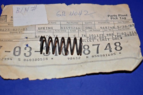 Transmission Linkage Anti-Rattle Spring 1493266 1976 Cadillac 1976-1979 ...