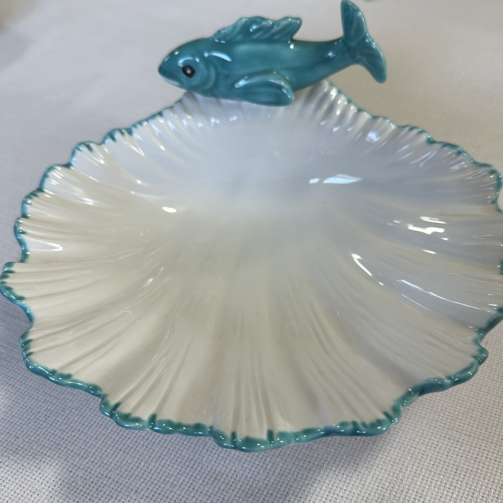 Vietri Scalloped Seashell Fish Bowl White & Turquoise Made In Italy ...
