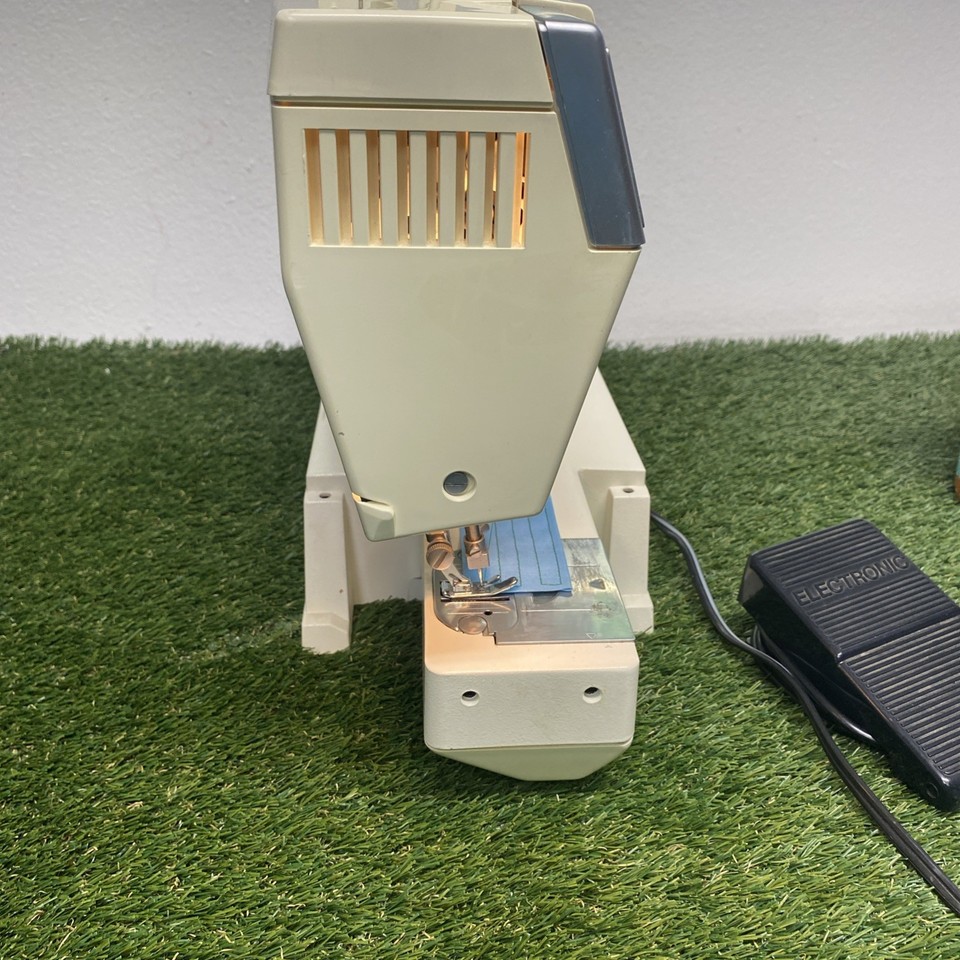 Vintage Singer Sewing Machine Model 6235 with Pedal | eBay