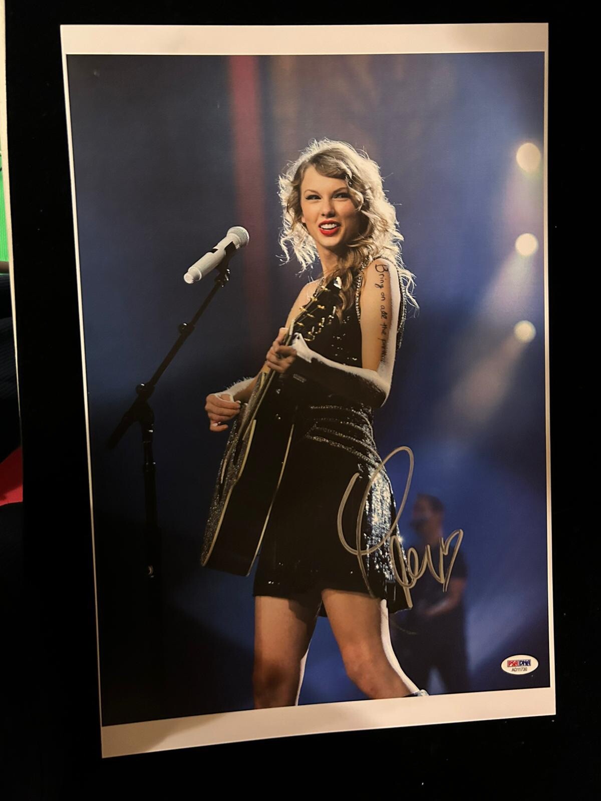 Taylor Swift Autographed Memorabilia | Signed Photo, Jersey ...