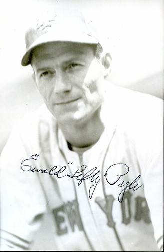 Ewald "Lefty" Pyle (St. Louis Browns/ NY Giants+) signed postcard (d ...