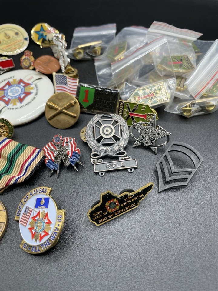 Lot of 40+ Military VFW Pins Badges Medals Ribbons Challenge Coins USA ...