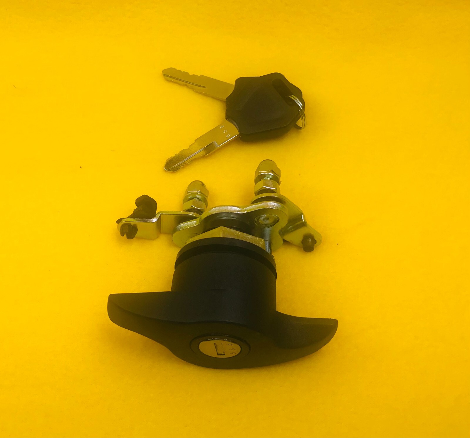 Tool Box - RV - Caravan - Ute Canopy Lift Up Window Twist Handle Locks ...