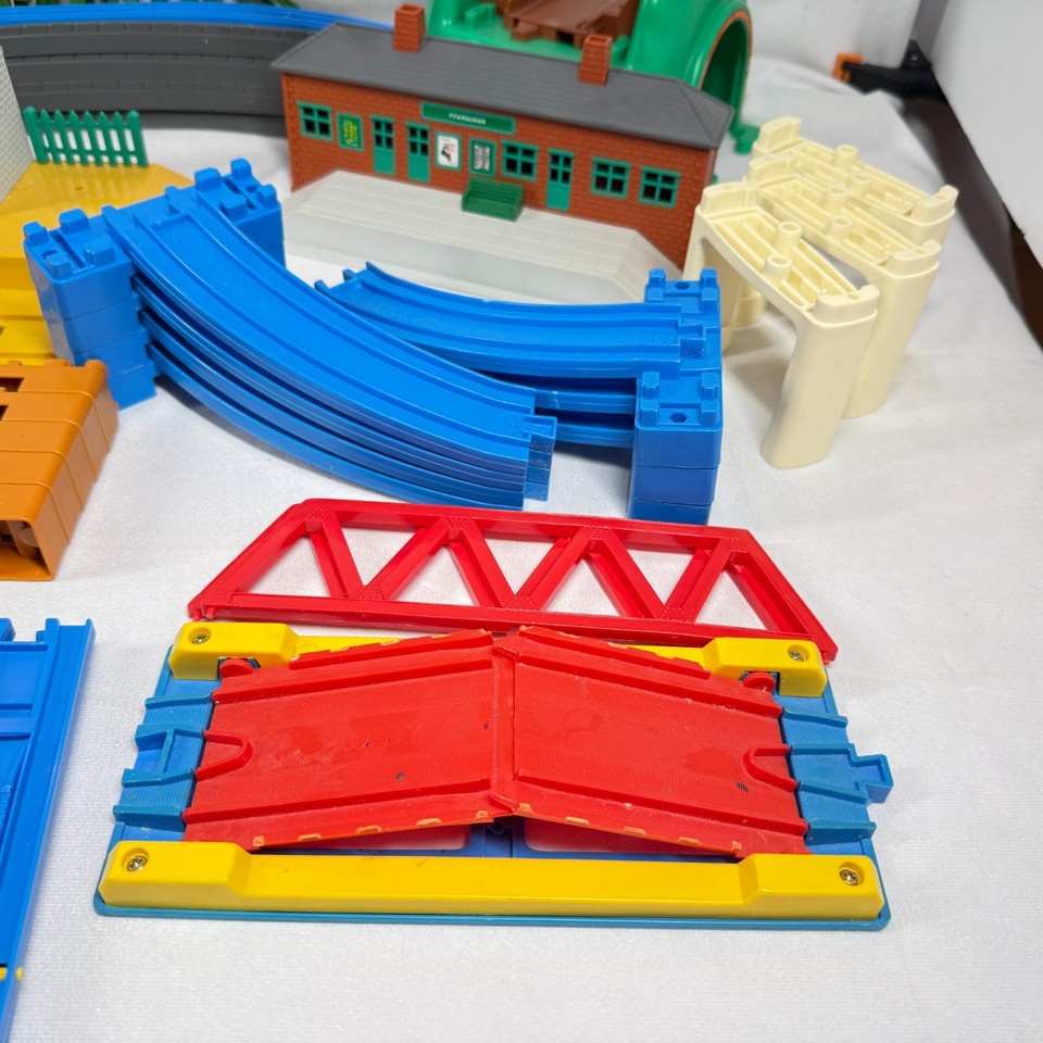 TOMY TrackMaster BLUE TRAIN Track, Switch and Buildings Lot Thomas ...