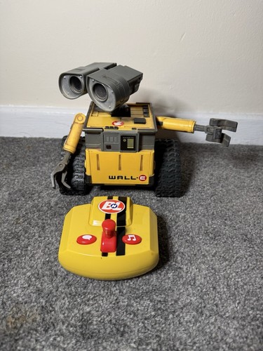Wall-E RC Thinkway Toys Interactive Disney Pixar Movement Sounds SEE ...