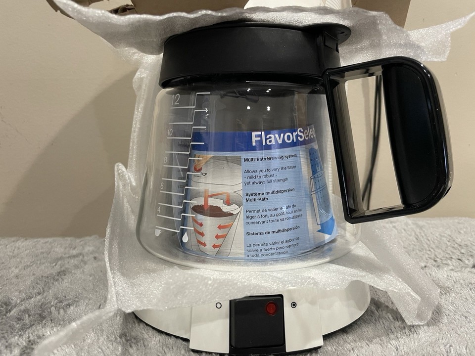 Braun FlavorSelect KF152 12-Cup Coffee Maker w/ Carafe & Water Filter ...