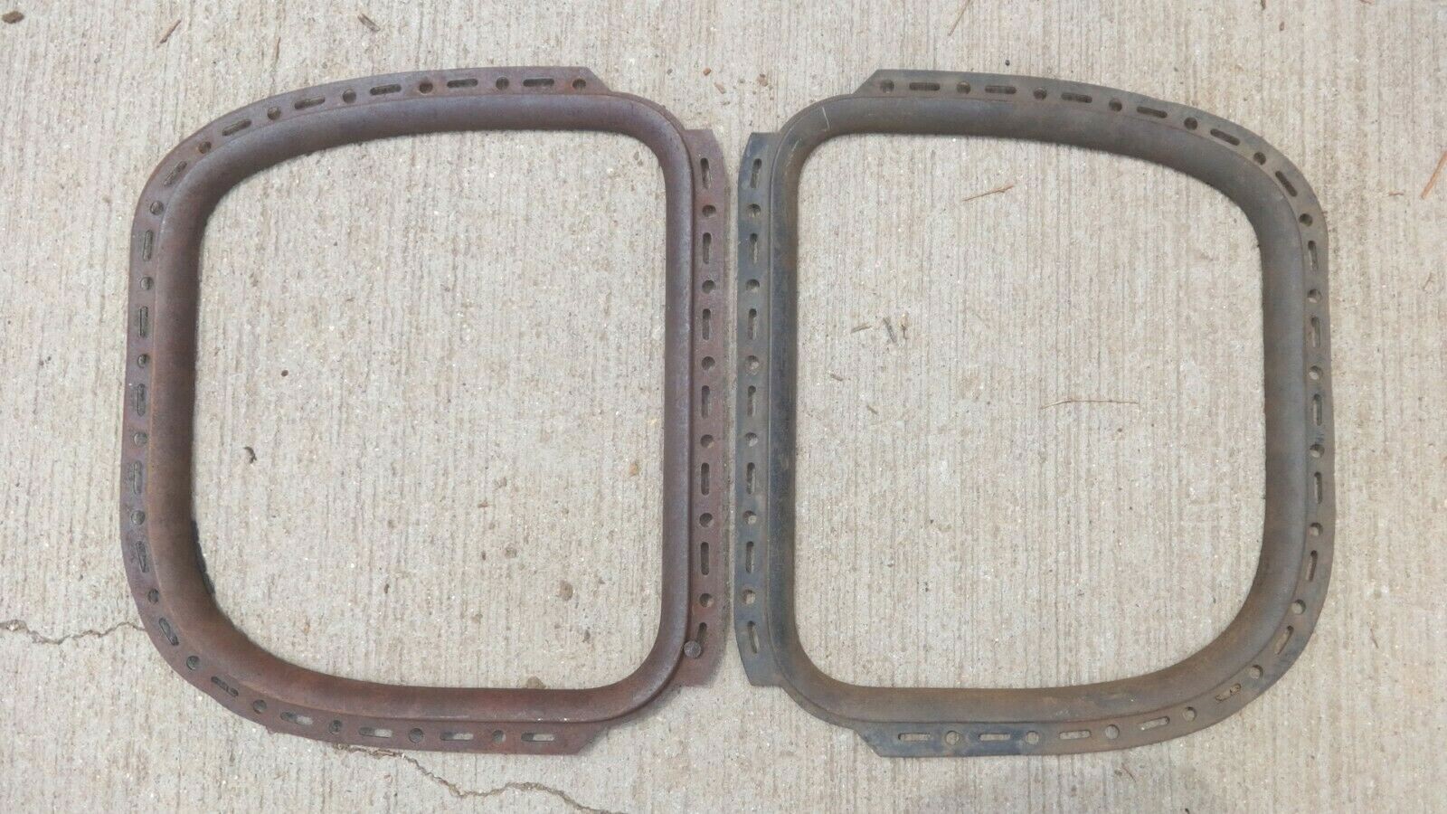 1930 1931 Model A Ford Coupe QUARTER WINDOW MOLDINGS Original pair 5-w ...