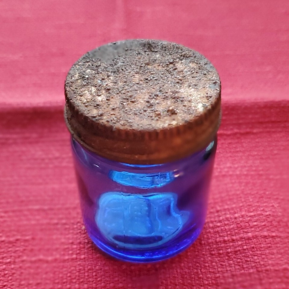 Vintage Vicks VapoRub Cobalt Blue Glass Jar with Metal Lid | eBay