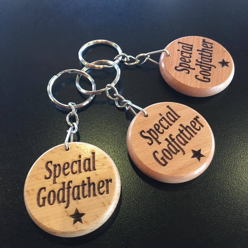 Dad Father Wooden Keyring Keychain Gifts - Engraved with heartfelt ...