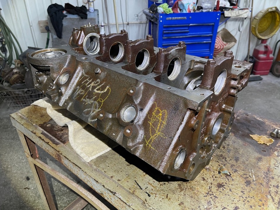 NOS GM Fitted 327 Engine Block 3959512 3970138 | eBay