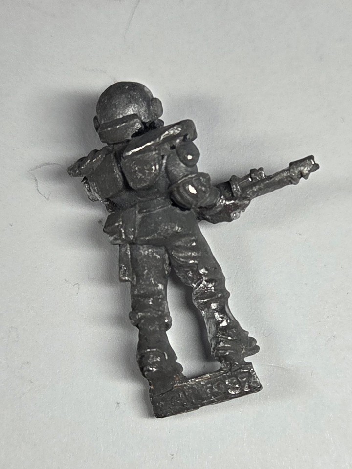 Warhammer 40k - Imperial Army Trooper Lee w/lasgun - Metal OOP Rogue ...
